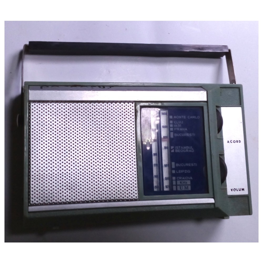 un aparat de radio vechi romanesc de colectie anii 70 Pescarus ...