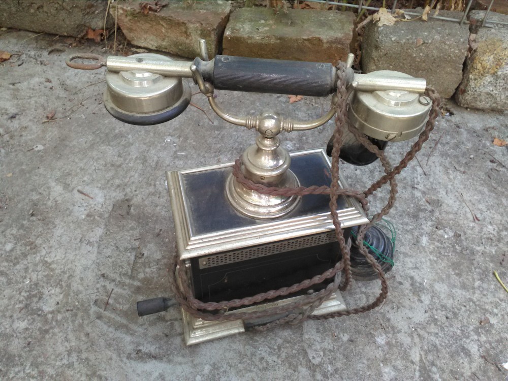 Telefon foarte vechi cu manivela | arhiva Okazii.ro