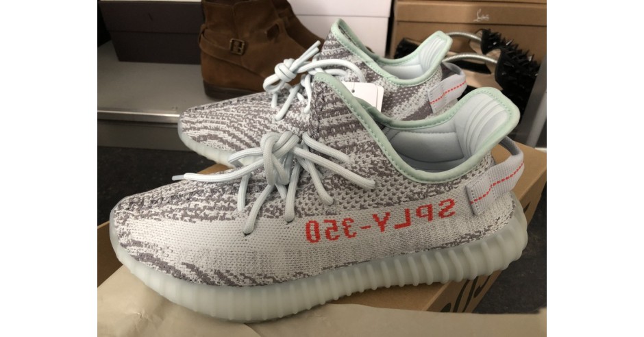 ORIGINAL Yeezy Boost 350 V2 Blue Tint/Grey three/Hi-Res Red | arhiva ...