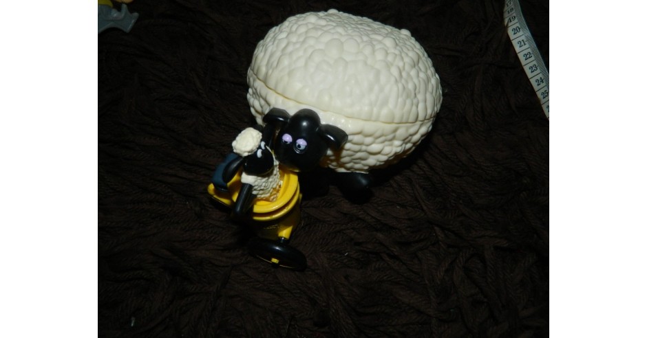 Set 2 figurine Shaun The Sheep, Oaia Shaun, Mielul Shaun, colectie Mc ...