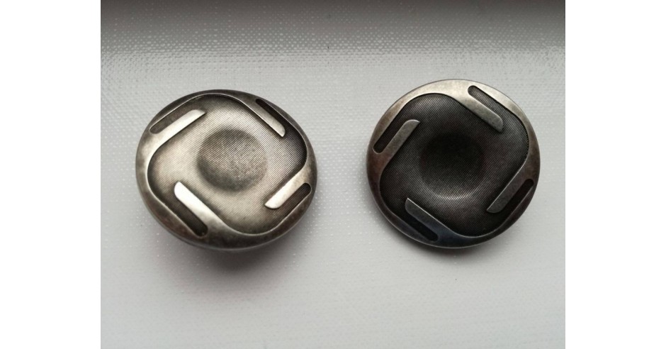 nasturi cu simbol zvastica model modern Adolf Hitler nazism Holocaust ...