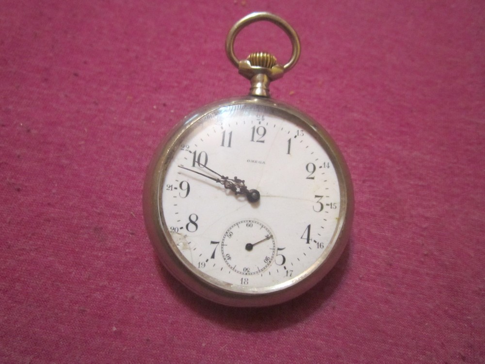 ceas de buzunar vechi omega are putin geamul spart in rest arata ca nou ...