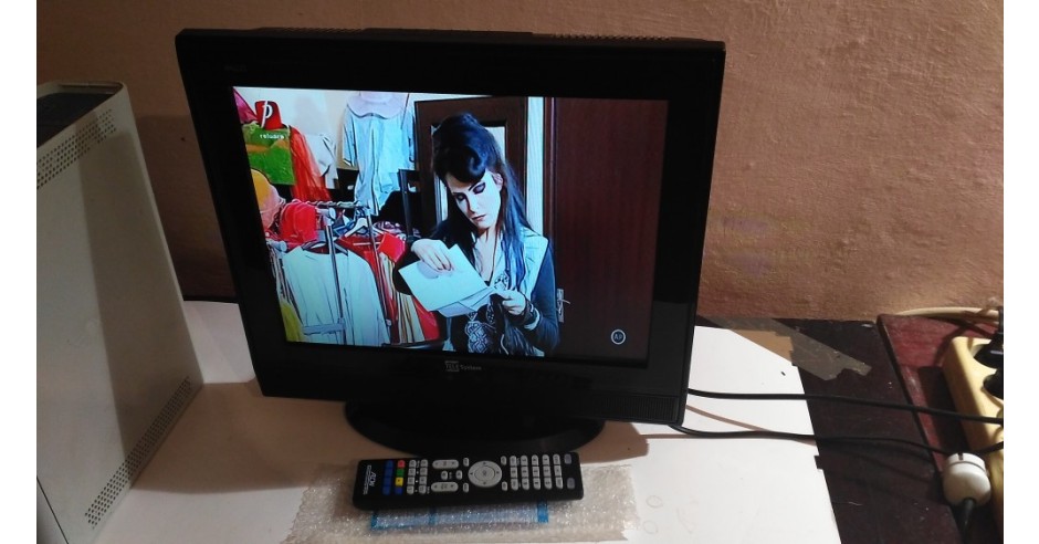 TV LCD 15 INCH HD TELESYSTEM PALCO + TELECOMANDA NOUA | arhiva Okazii.ro