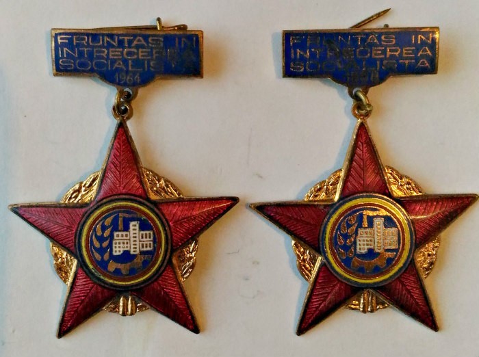 INSIGNA FRUNTAS IN INTRECEREA SOCIALISTA 1964 1968 | arhiva Okazii.ro