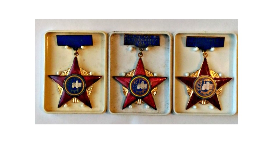 INSIGNA FRUNTAS IN INTRECEREA SOCIALISTA 1963 1967 1971 | arhiva Okazii.ro