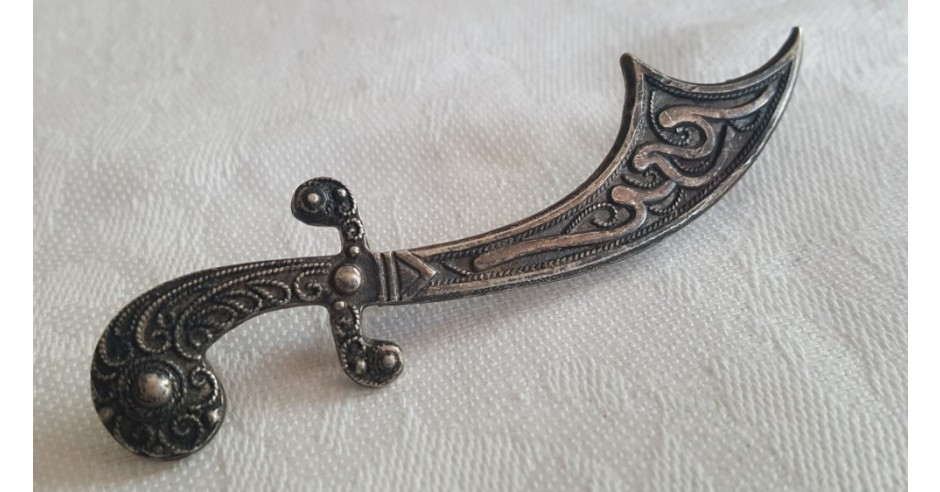 Brosa argint IATAGAN sabie veche Vintage executata manual Patina ...