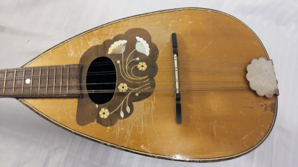 VECHI INSTRUMENT CU COARDE - MANDOLINA NAPOLITANA - MODEL ARTISTIC CU ...