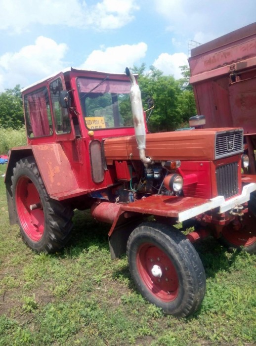 Tractor universal 650 | arhiva Okazii.ro