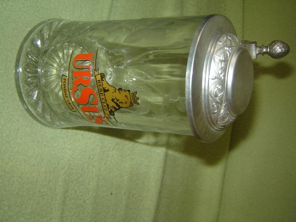 Halba de bere cu capac URSUS , flori in relief | arhiva Okazii.ro