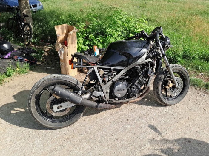 Yamaha FZ 750 Genesis cafe racer/bobber | arhiva Okazii.ro