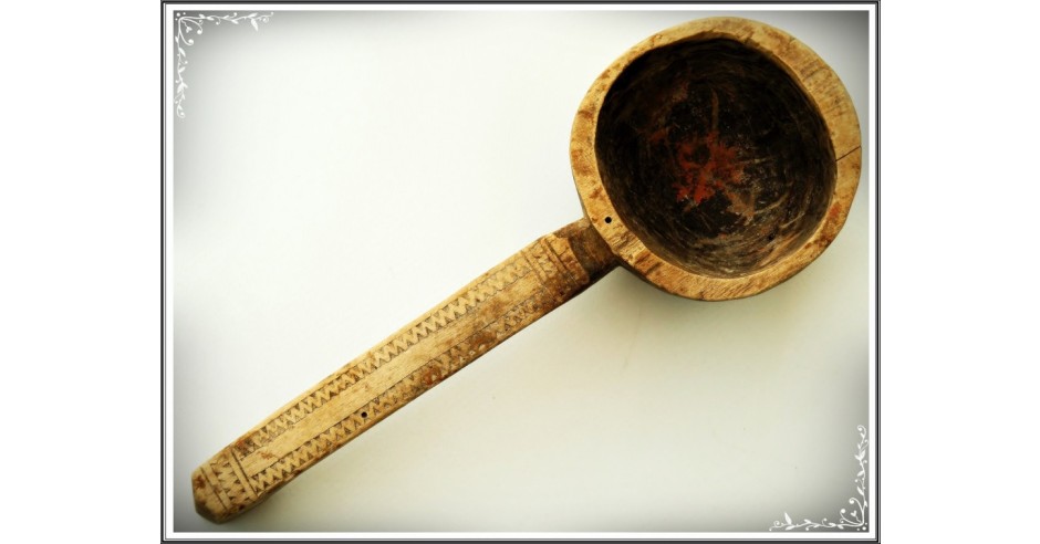 POLONIC MIC ?ARANESC, REALIZAT MANUAL DIN LEMN CU MANER DECORAT, FOARTE ...