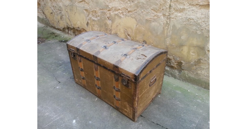 Lada veche de calatorii / cufar vechi , antic | arhiva Okazii.ro