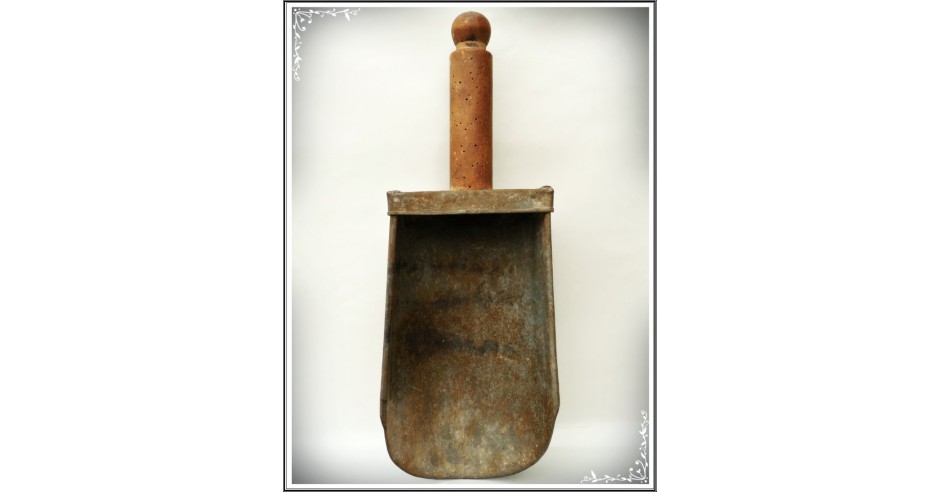 SCAFA VECHE ?ARANEASCA PT. PAINE ?I CEREALE, FACUTA DIN TABLA CU MANER ...