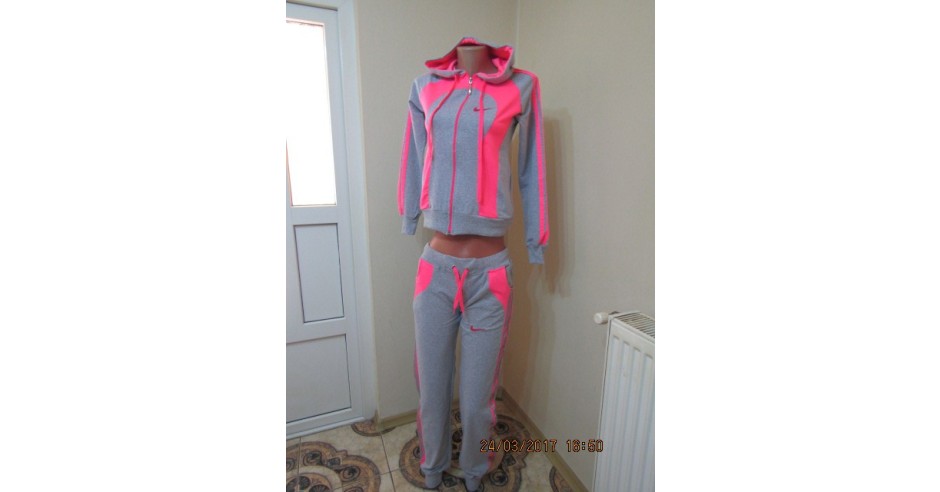 TRENING NIKE -MODEL NOU -MARIMI-M -PENTRU 50-55 KG! | arhiva Okazii.ro