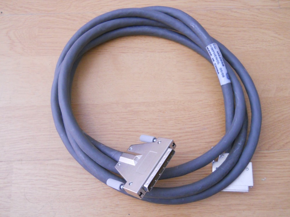 Cablu IBM SCSI-68pin VHDCI 8ft External Cable 23R3841. | arhiva Okazii.ro