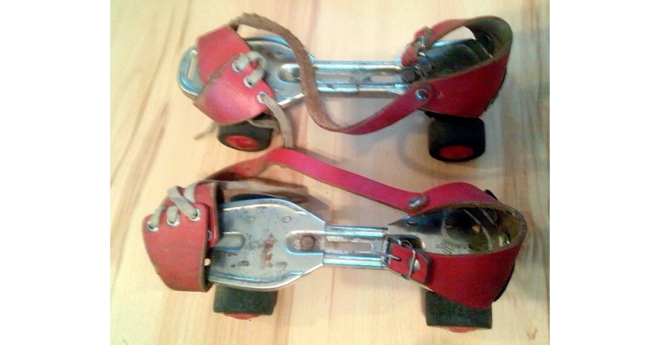 PATINE CU ROTILE VINTAGE , ANII 80 | arhiva Okazii.ro