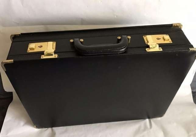 Geanta diplomat cu cheie ca noi 43cm | arhiva Okazii.ro