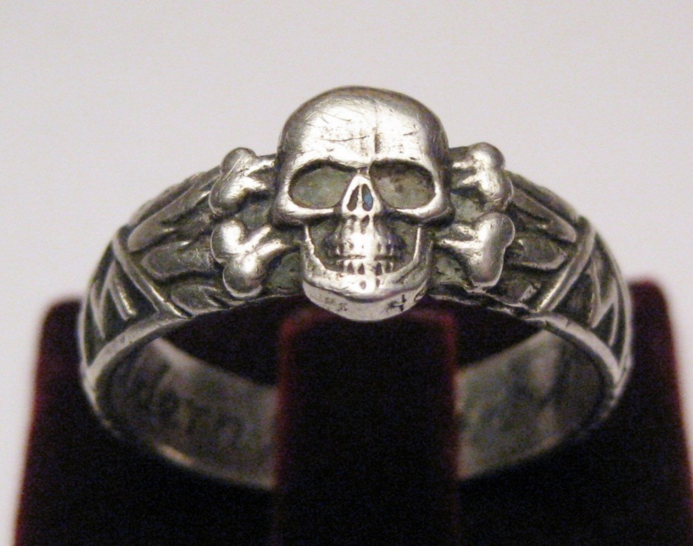 Inel cu craniu SS argint Himmler Germania nazista 1944 svastica ...