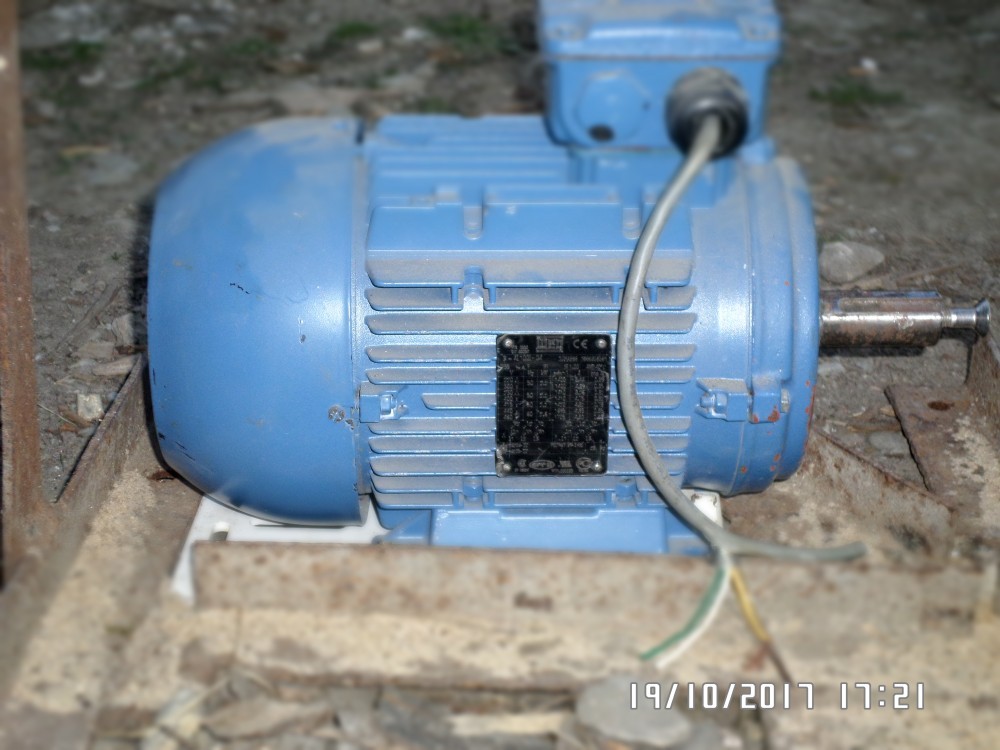 Motor trifazic 2.6 cu masa si ax de abric complet | arhiva Okazii.ro