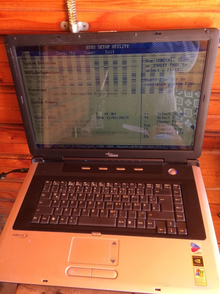laptop Fujitsu Siemens Amilo M3438G - pentru piese - | arhiva Okazii.ro
