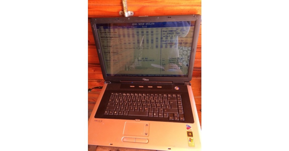 laptop Fujitsu Siemens Amilo M3438G - pentru piese - | arhiva Okazii.ro