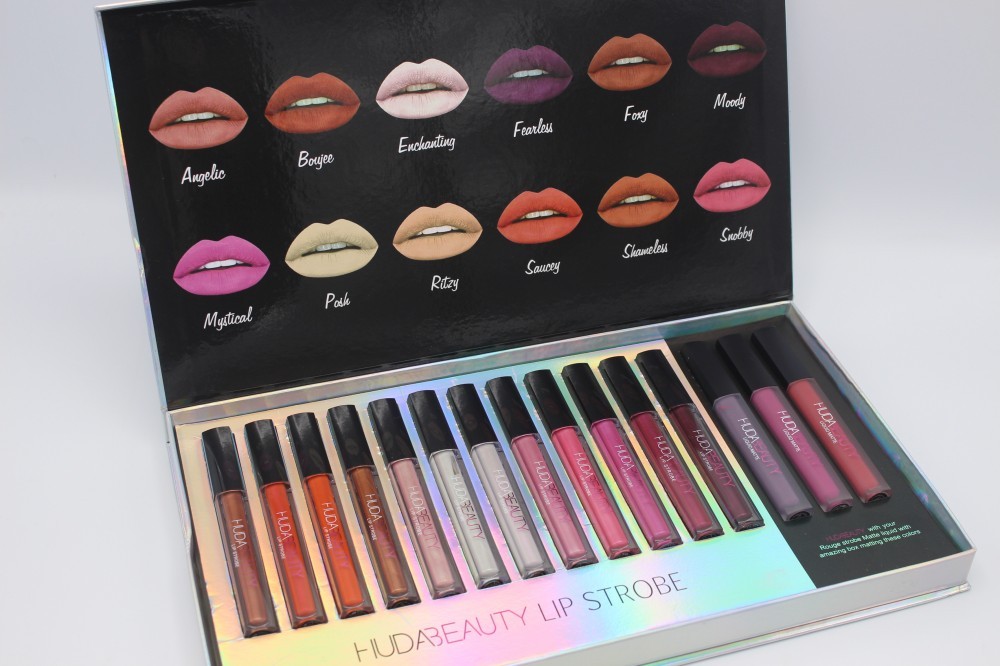 Trusa machiaj set 15 rujuri rezistente Huda Beauty Limited Edition ...