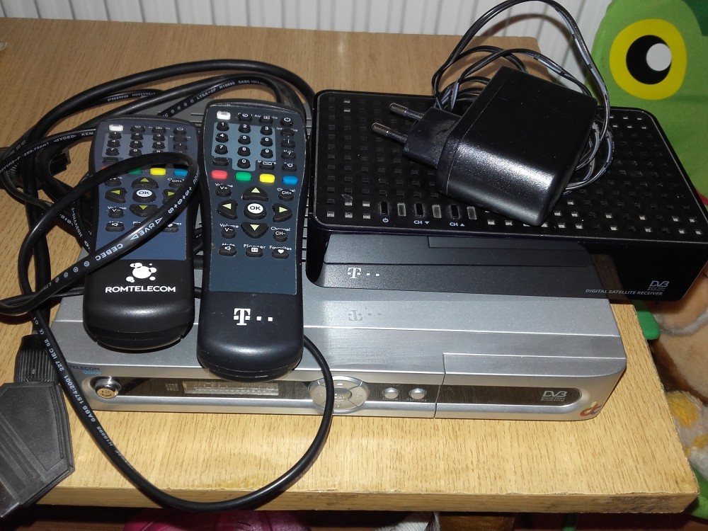 2 buc. receiver SD romtelecom dolce TV | arhiva Okazii.ro