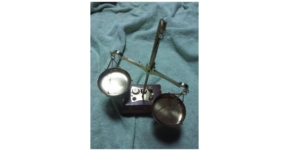 Balanta cu doua talere,alama,17 cm inaltime,nefolosita,de colectie,T ...