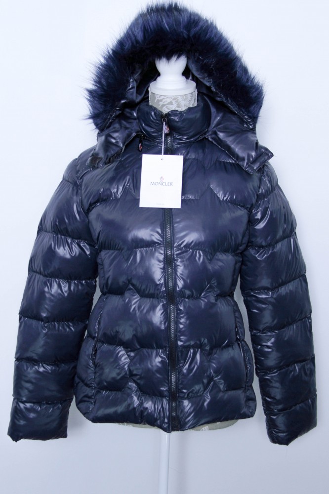 Geaca Moncler dama | arhiva Okazii.ro
