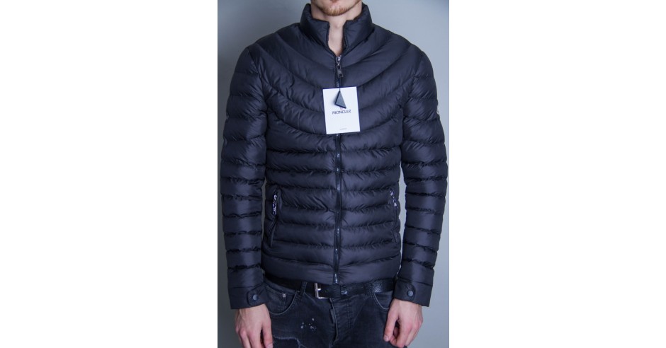 Geaca Moncler barbati 2017 | arhiva Okazii.ro