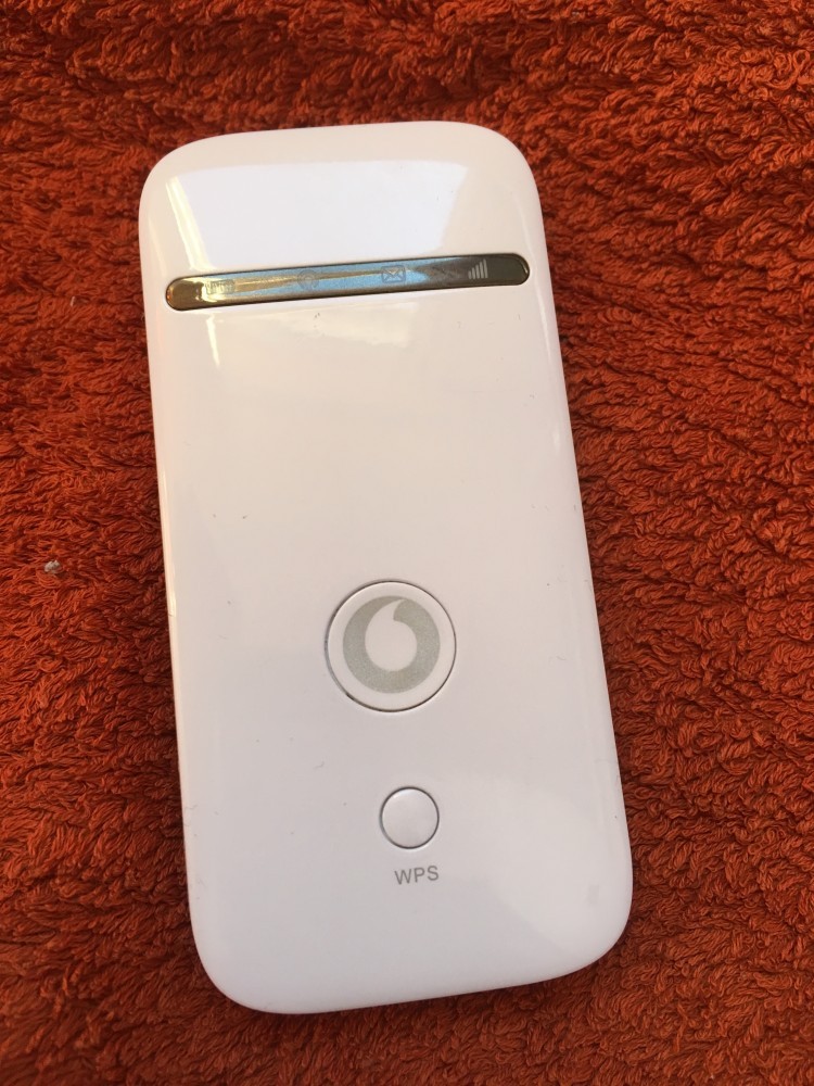 Mobile Wi-Fi Modem Router 3G Vodafone R209-Zr ( necodat ) - 42 Mbps ...