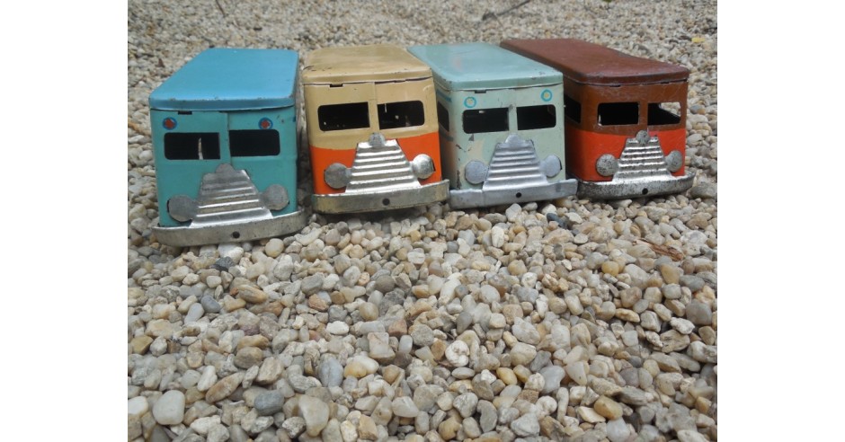 Jucarii vechi romanesti de tabla. Autoutilitare comuniste | arhiva ...