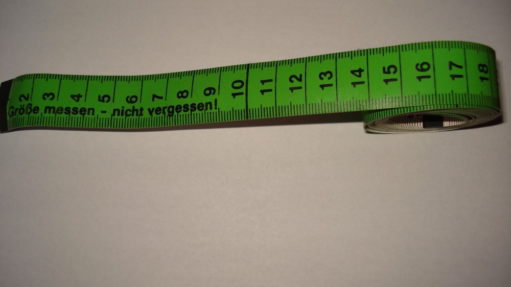 Metru , centimetru de croitorie pentru haine , textile , accesorii ...