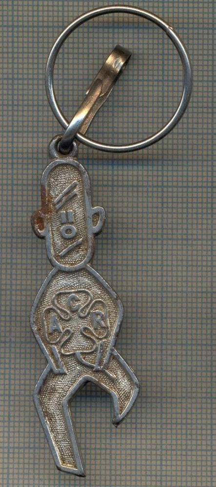 K 163 BRELOC PENTRU COLECTIONARI- DESFACATOR CAPSE DE BERE-OMULETUL LUI ...