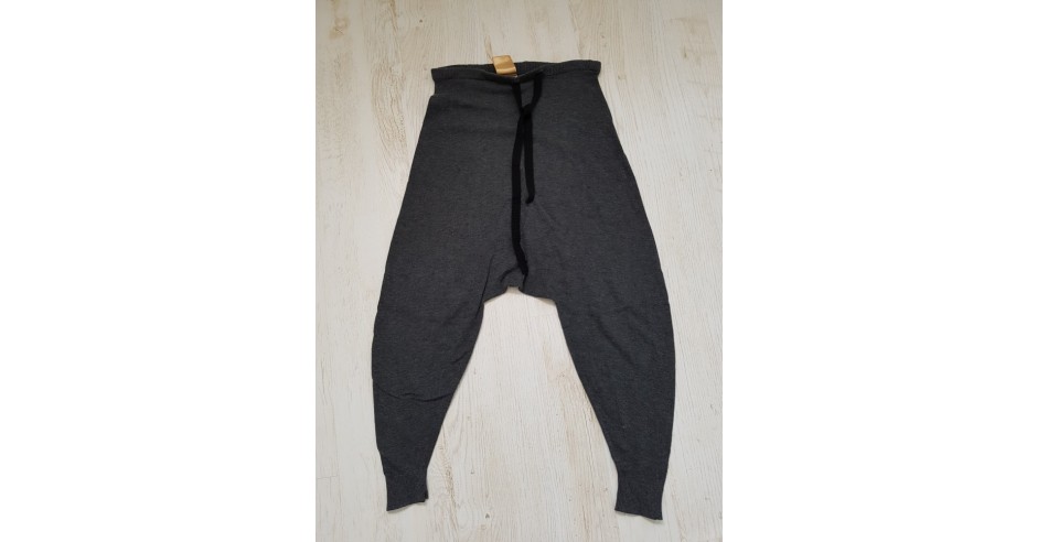 pantaloni cu tur lasat GUARDAROBA marimea S/M | arhiva Okazii.ro