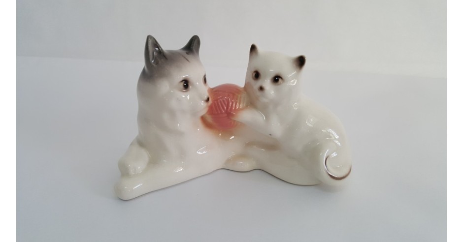 BIBELOU VECHI PORTELAN - PISICA CU PUI | arhiva Okazii.ro