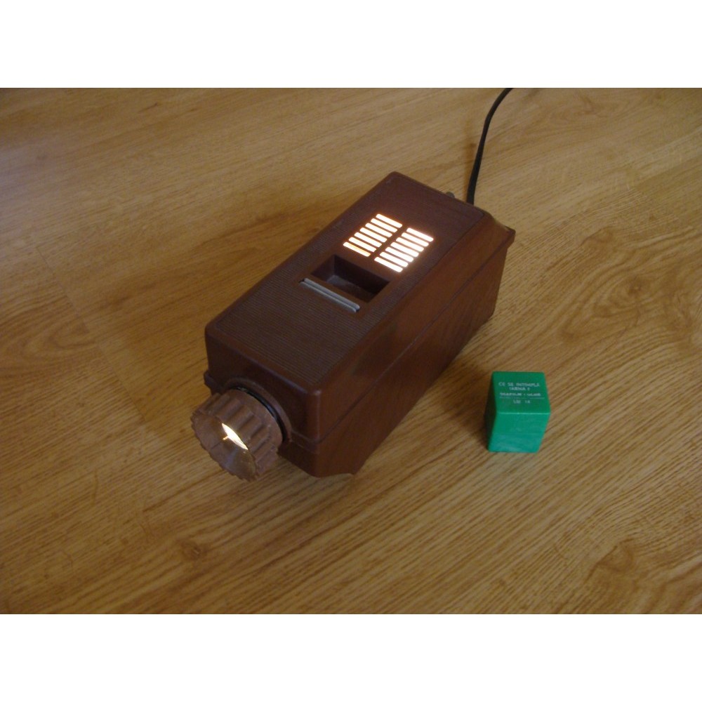 Aparat proiectie diafilme romanesc+un diafilm bonus | arhiva Okazii.ro