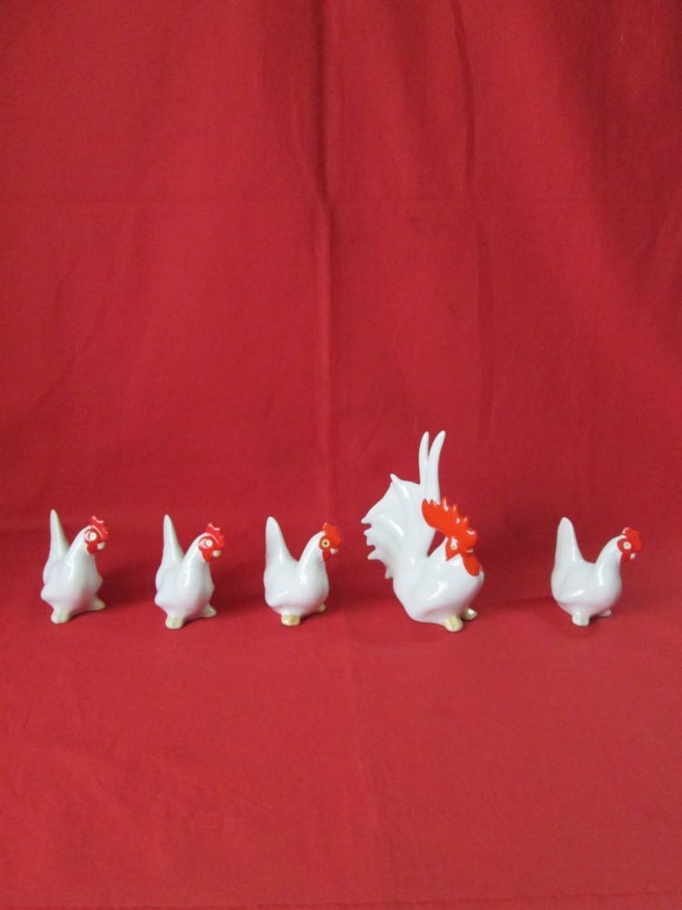 Bibelou vechi comunist cocos cu gainuse, bibelou de colectie Epoca de ...