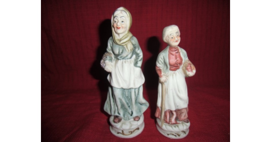 PERECHE Batrane Bibelouri Portelan Neglazurat NR 2 | arhiva Okazii.ro