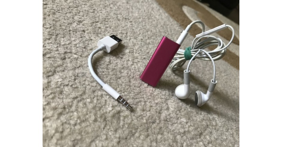 Ipod Shuffle 3rd gen de 2 GB+Casti Apple+cablu(baterie 12ore la volum ...