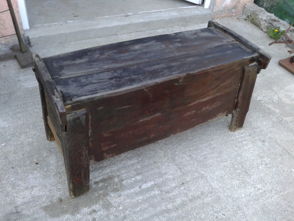 Cufar din lemn de nuc foarte vechi in cuie de lemn REDUCERE | arhiva ...