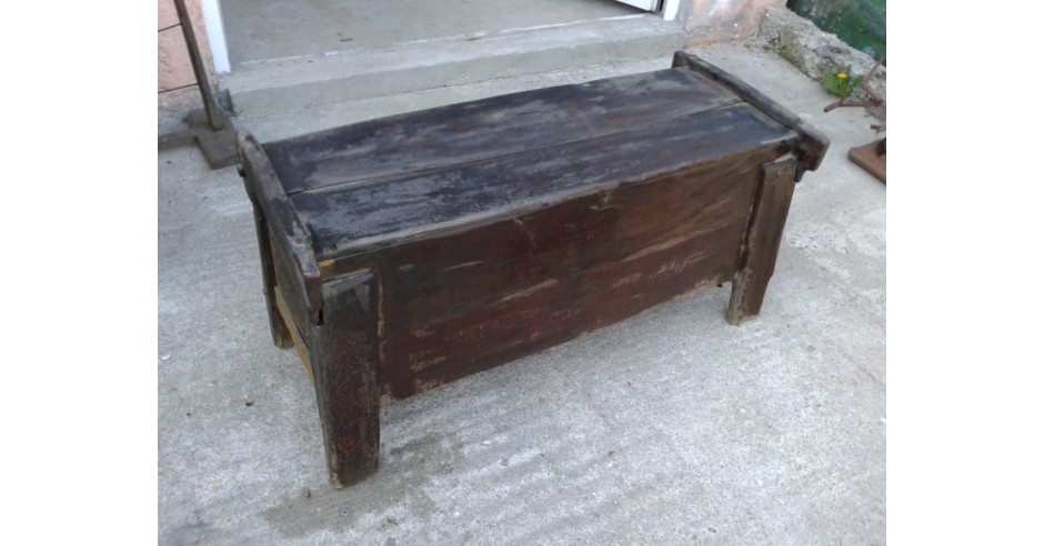 Cufar din lemn de nuc foarte vechi in cuie de lemn REDUCERE | arhiva ...