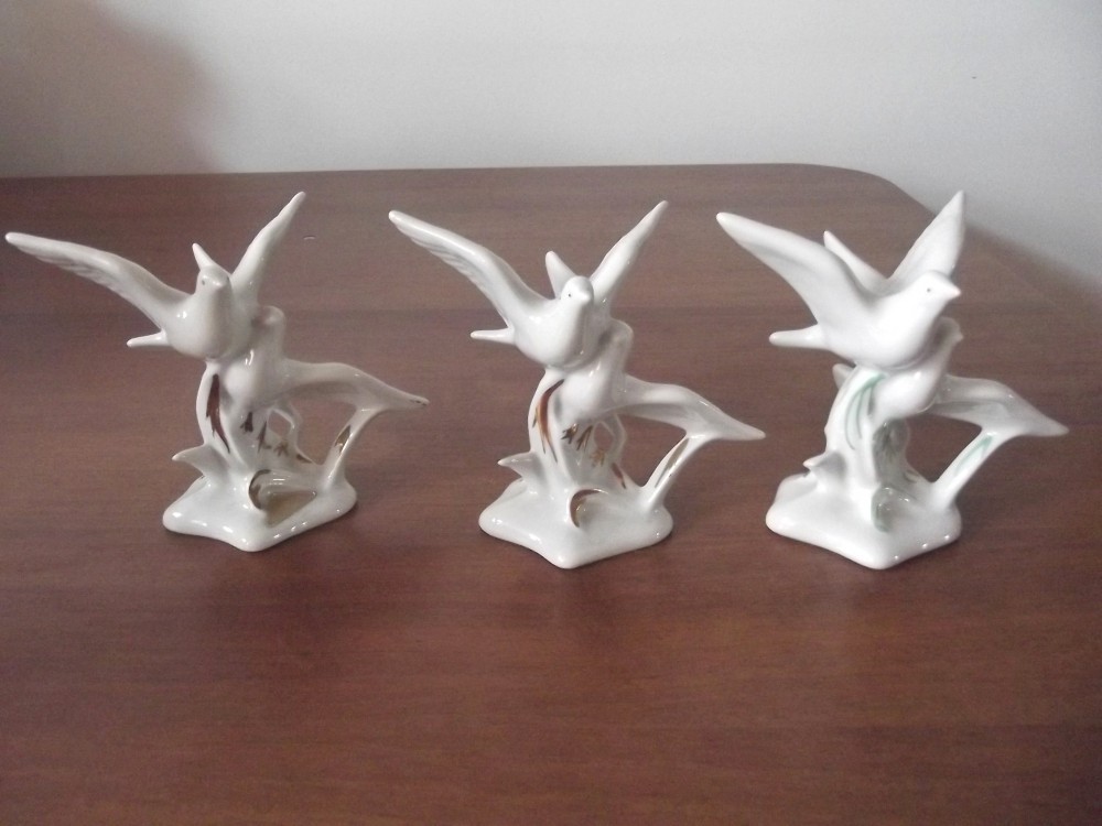 STATUETA BIBELOU PORTELAN '' PORUMBEI '' | arhiva Okazii.ro