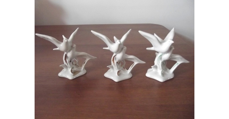 STATUETA BIBELOU PORTELAN '' PORUMBEI '' | arhiva Okazii.ro