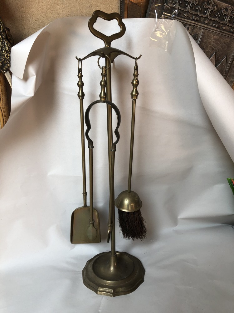 Suport vechi ,englezesc ,cu set de 3 scule pentru semineu,alama ...