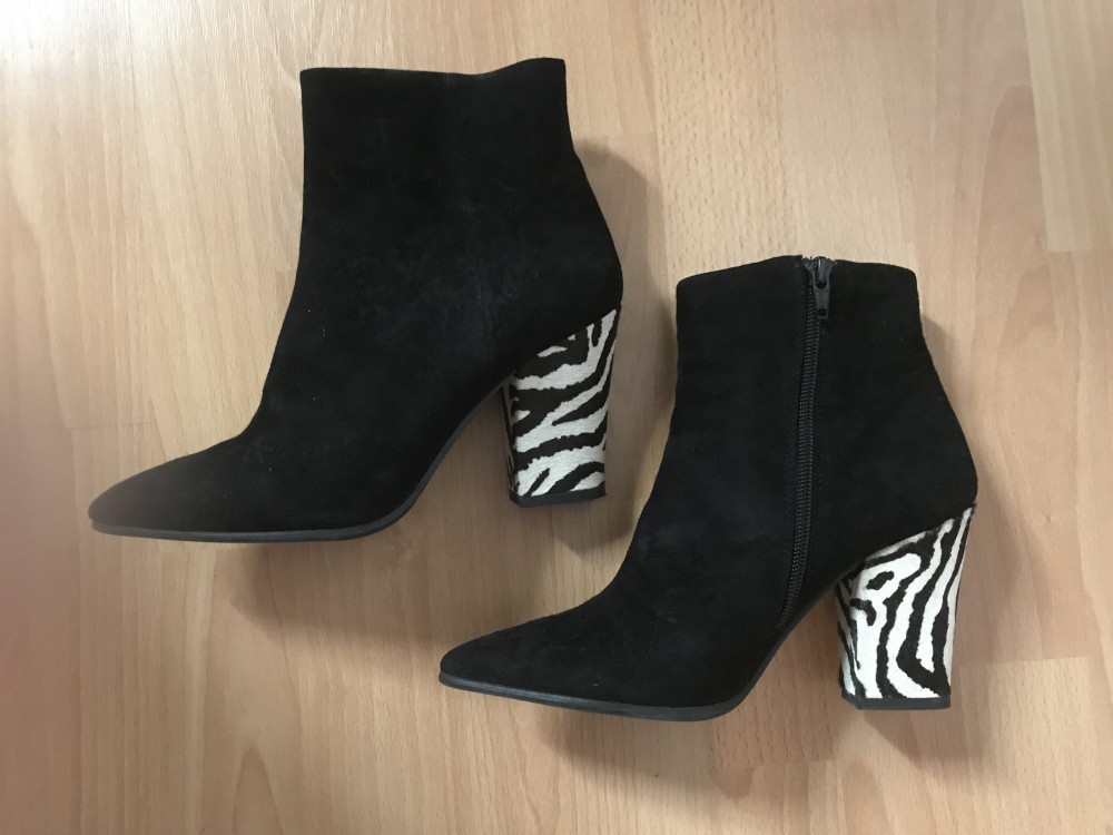 Botine negre masura 38 piele intoarsa toc zebra / animal print | arhiva ...