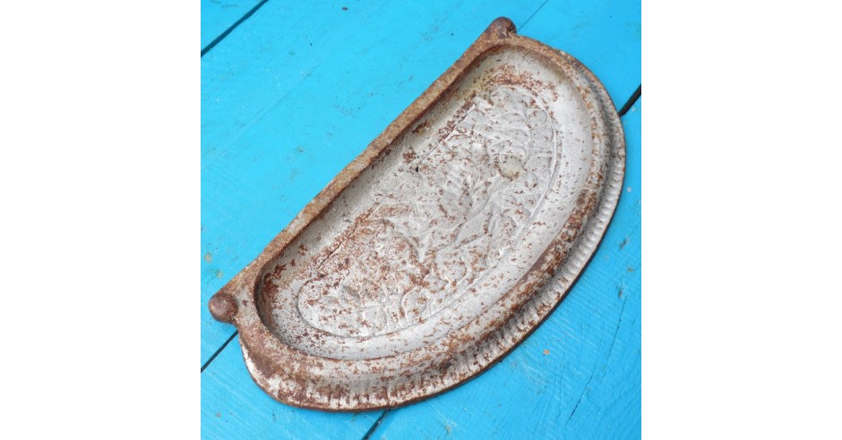 TAVA VECHE / CENUSAR PENTRU SOBA DE TERACOTA - MODELE IN RELIEF - FONTA ...