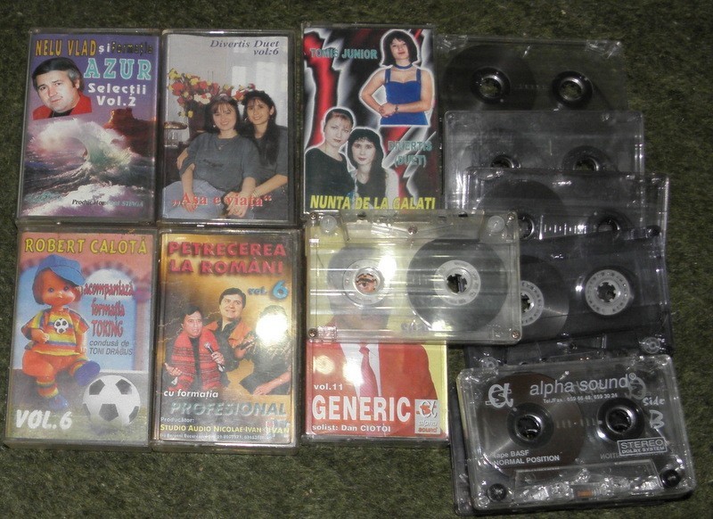 6 casete manele vechi Azur,Robert Calota,Divertis Duet + 9 fara coperta ...