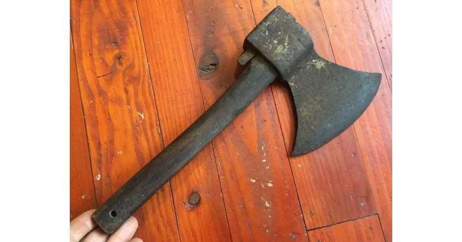 scule / unelte vechi - Topor / Barda model deosebit cu coada din lemn ...