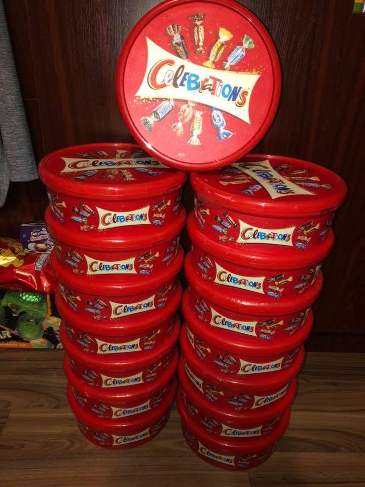 Cutii cu bomboane din Anglia-Celebrations Tub 650G | arhiva Okazii.ro